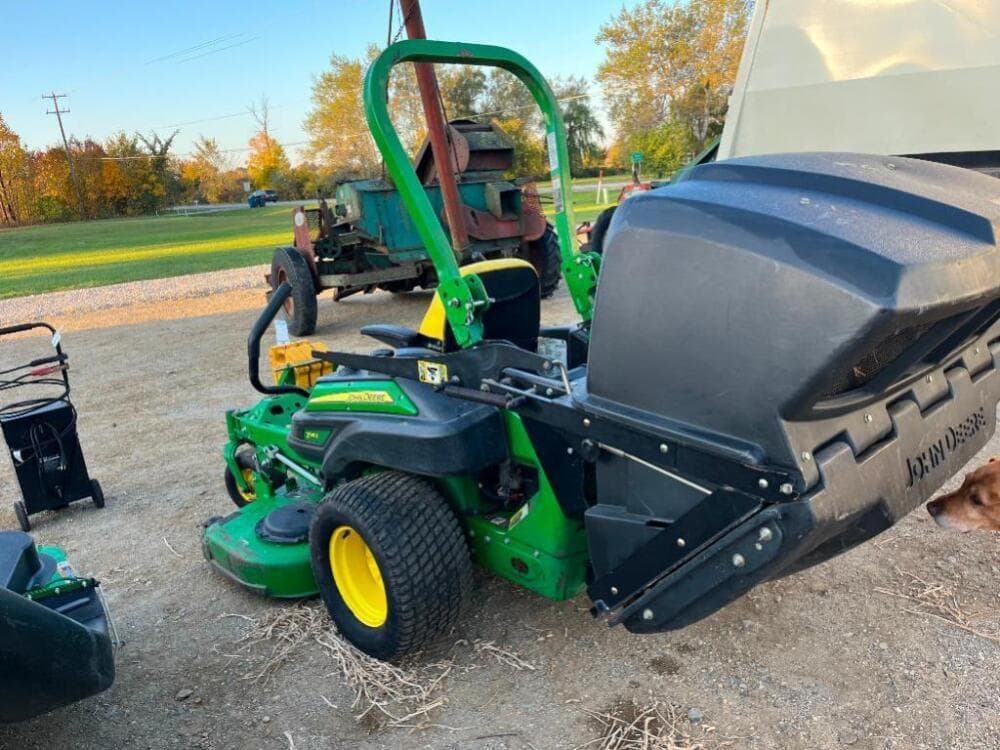 Tractor Zoom - John Deere Z915