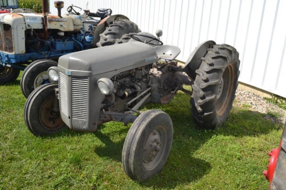 Tractor Zoom - Ferguson TO-30