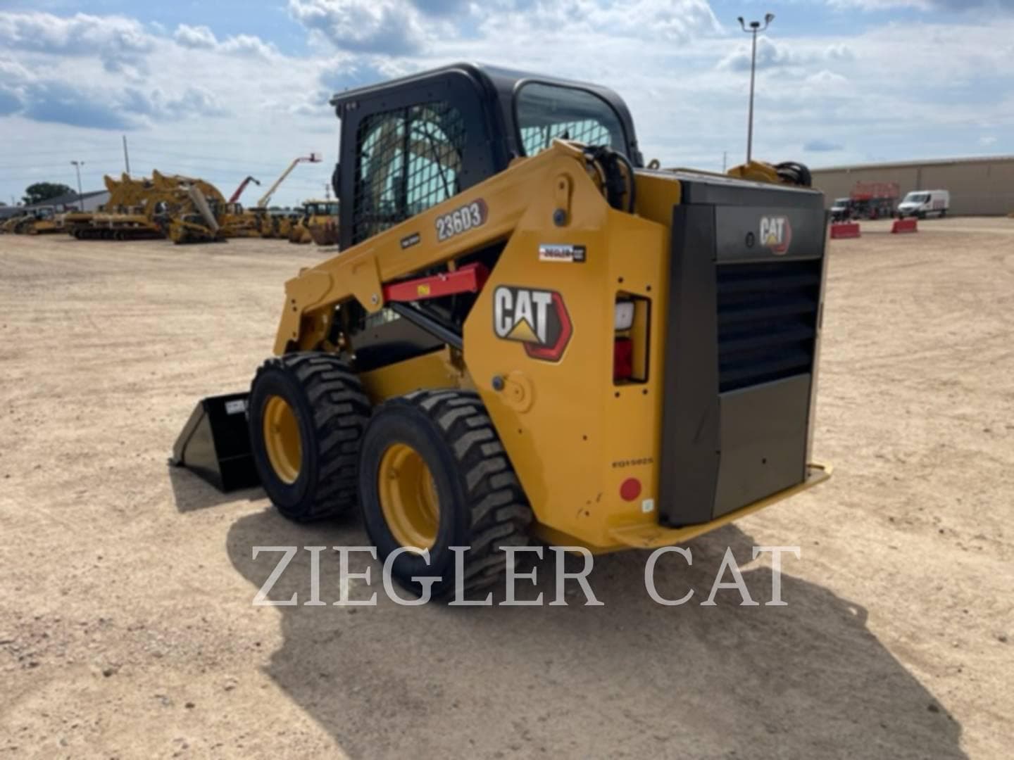 Tractor Zoom - 2021 Caterpillar 236D3