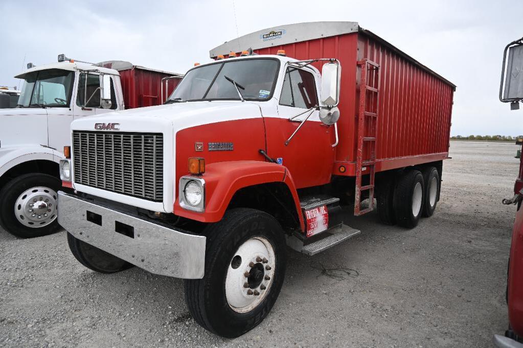 Tractor Zoom - 1984 GMC Brigadier