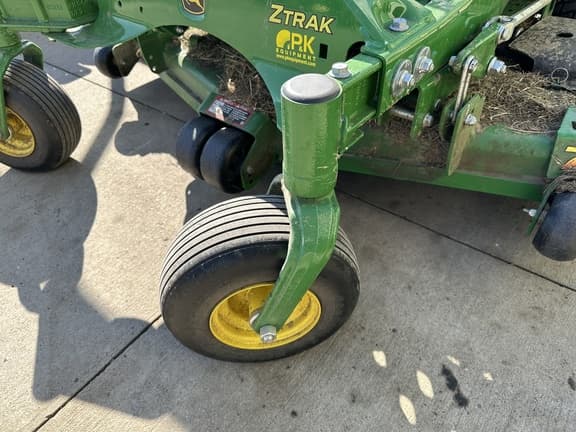 Tractor Zoom - 2018 John Deere Z950R