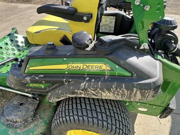 Tractor Zoom - 2018 John Deere Z950R
