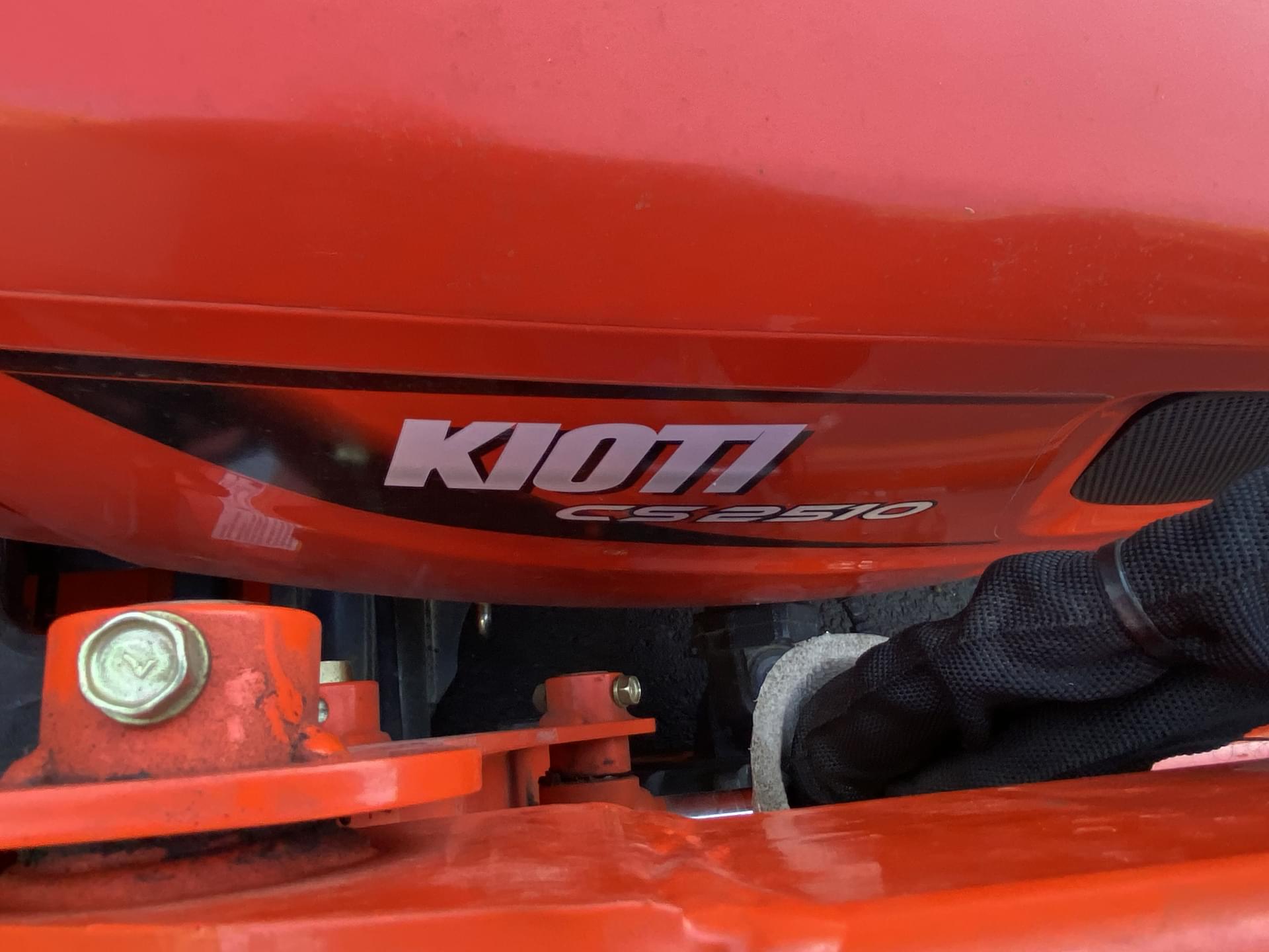 Tractor Zoom - Kioti CS2510