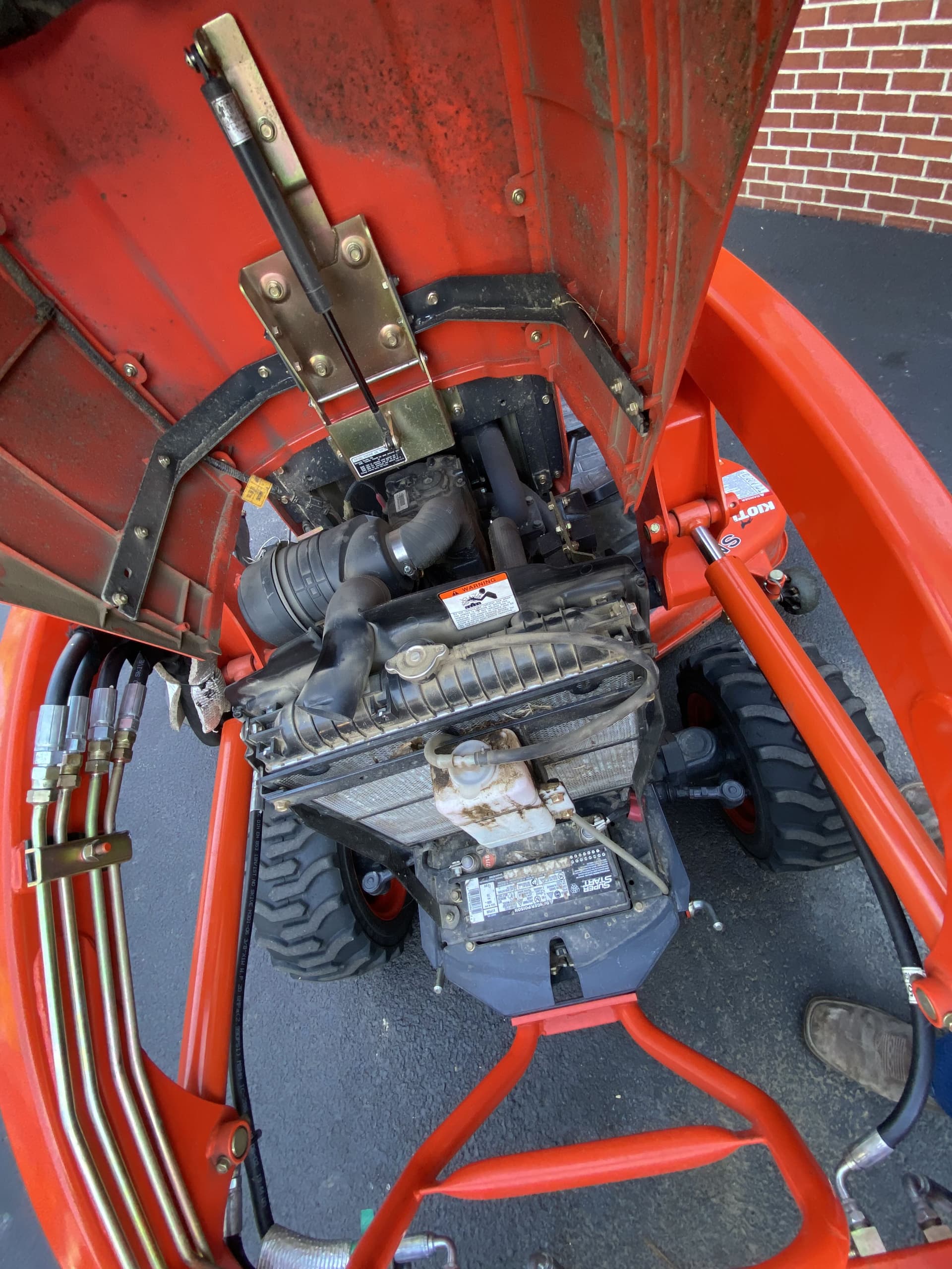 Tractor Zoom - Kioti CS2510