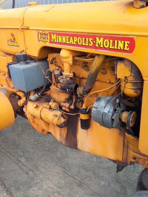 Tractor Zoom - Minneapolis-Moline R
