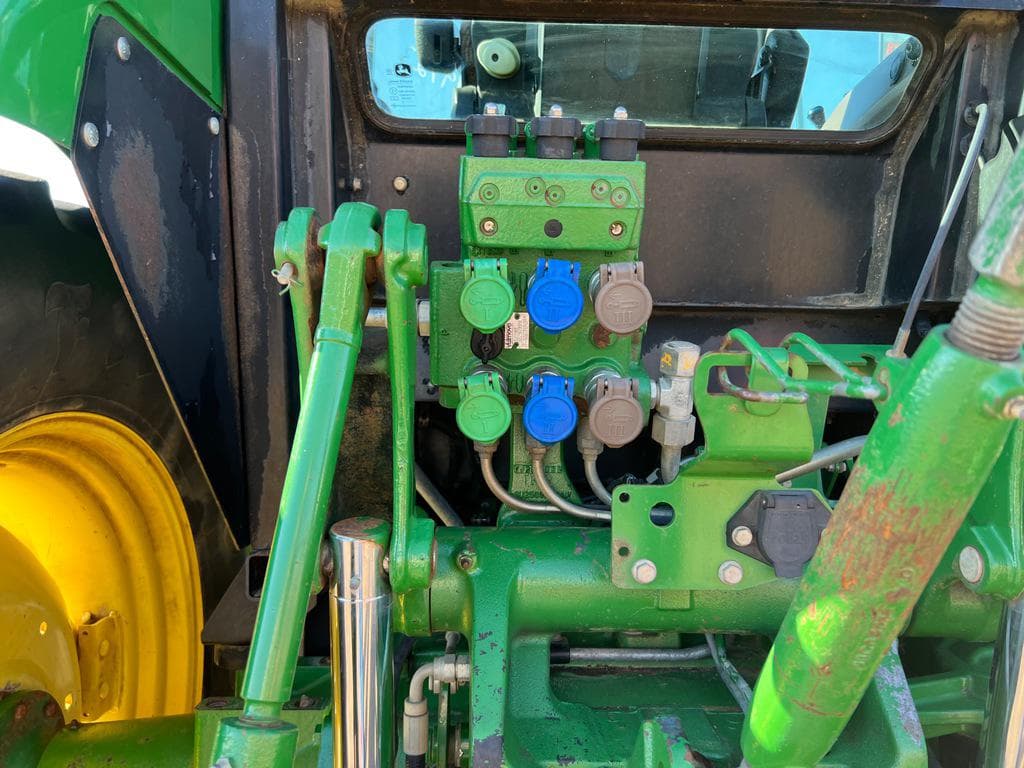 Tractor Zoom - John Deere 6115D