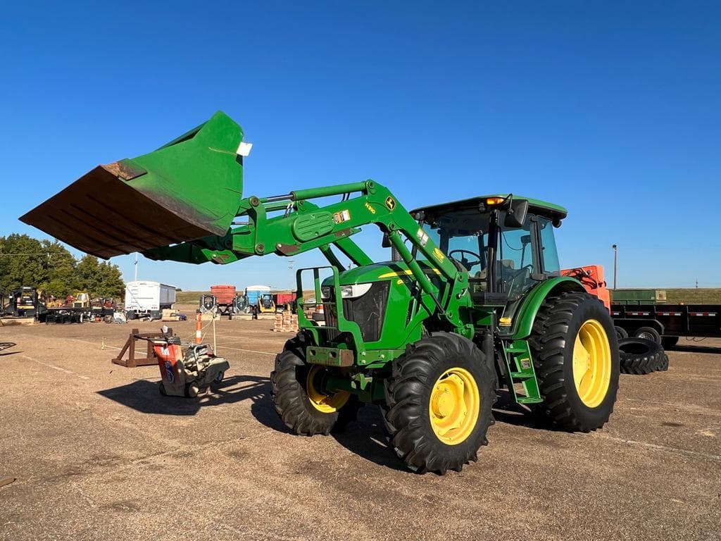 Tractor Zoom - John Deere 6115D
