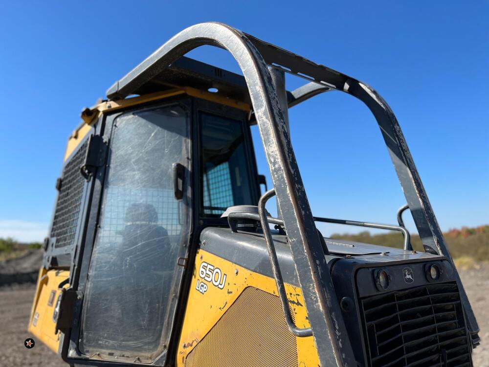 Tractor Zoom - 2005 John Deere 650J LGP