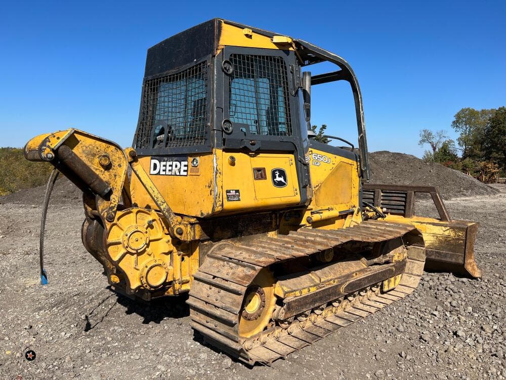 Tractor Zoom - 2005 John Deere 650J LGP