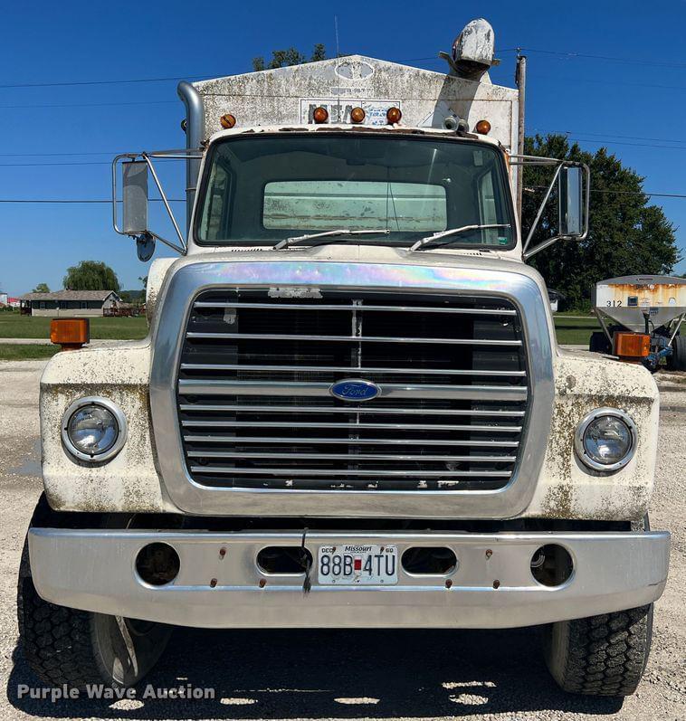 Tractor Zoom - 1986 Ford F9000