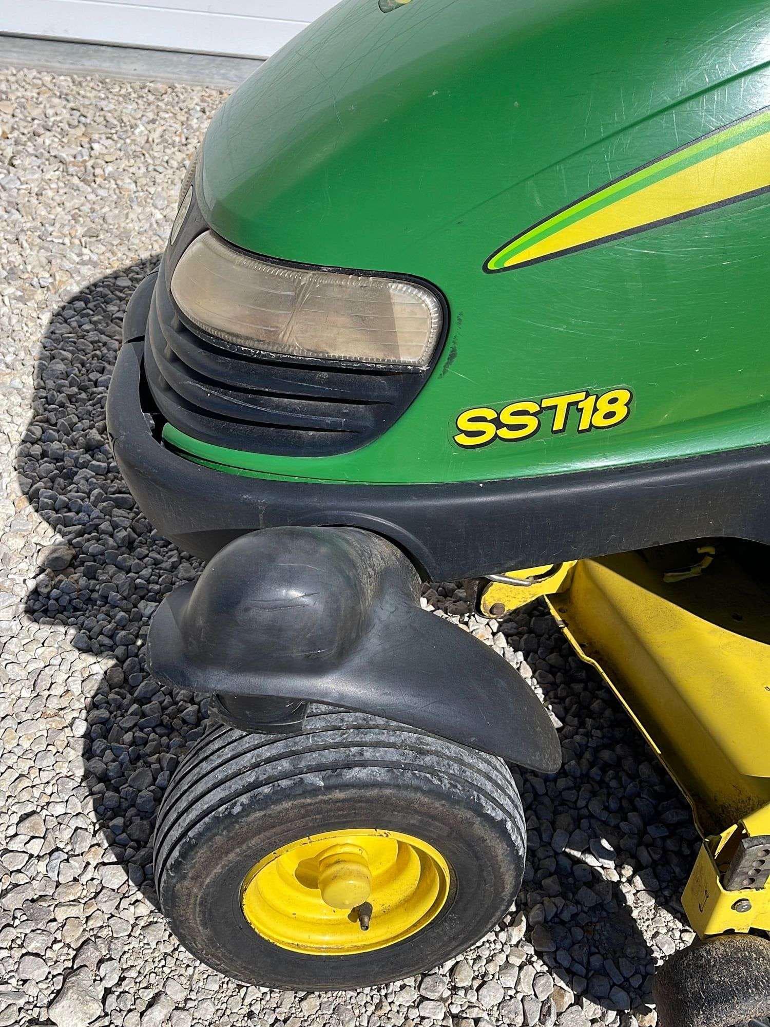 Tractor Zoom - John Deere SST18