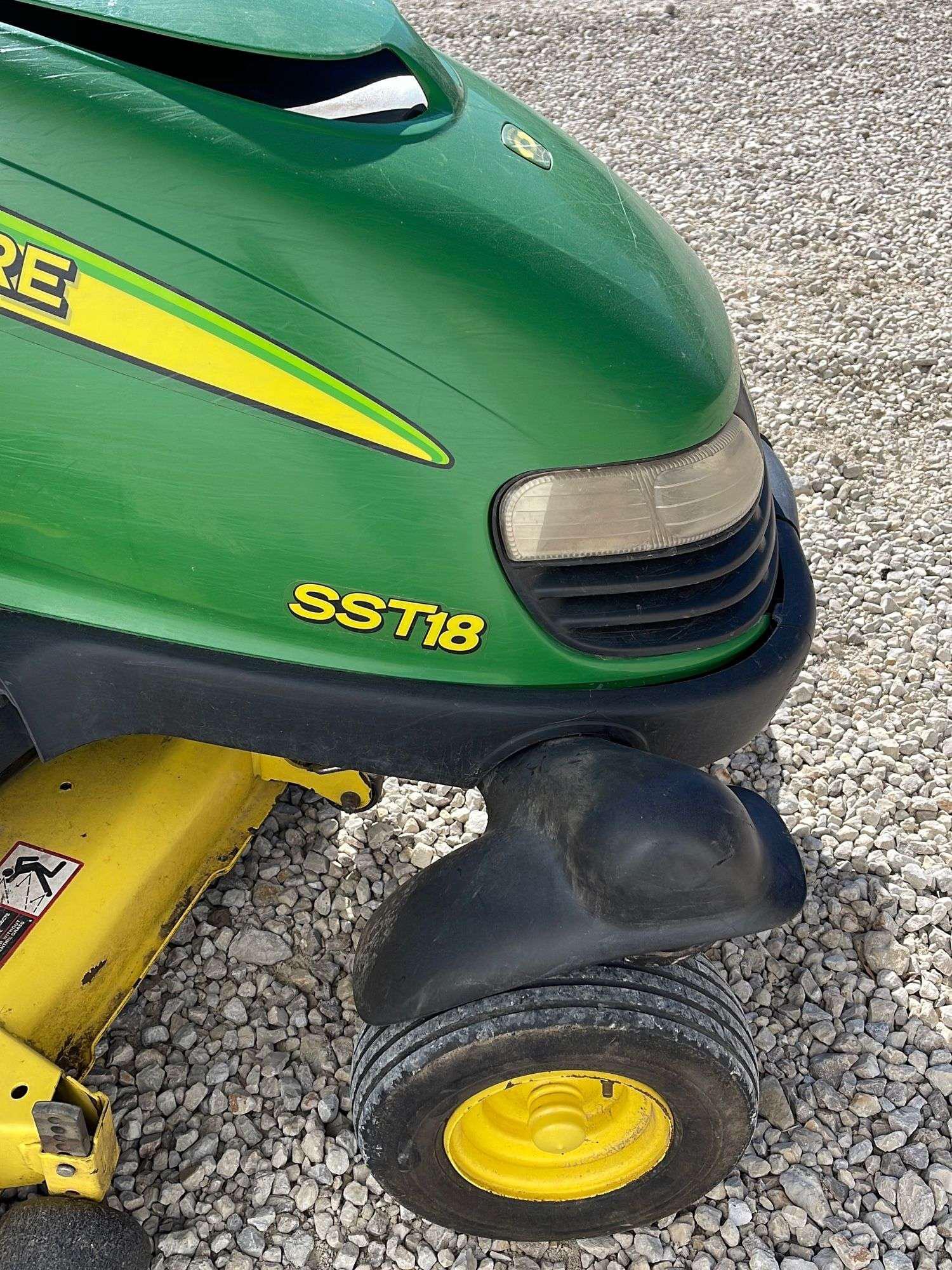 Tractor Zoom - John Deere SST18