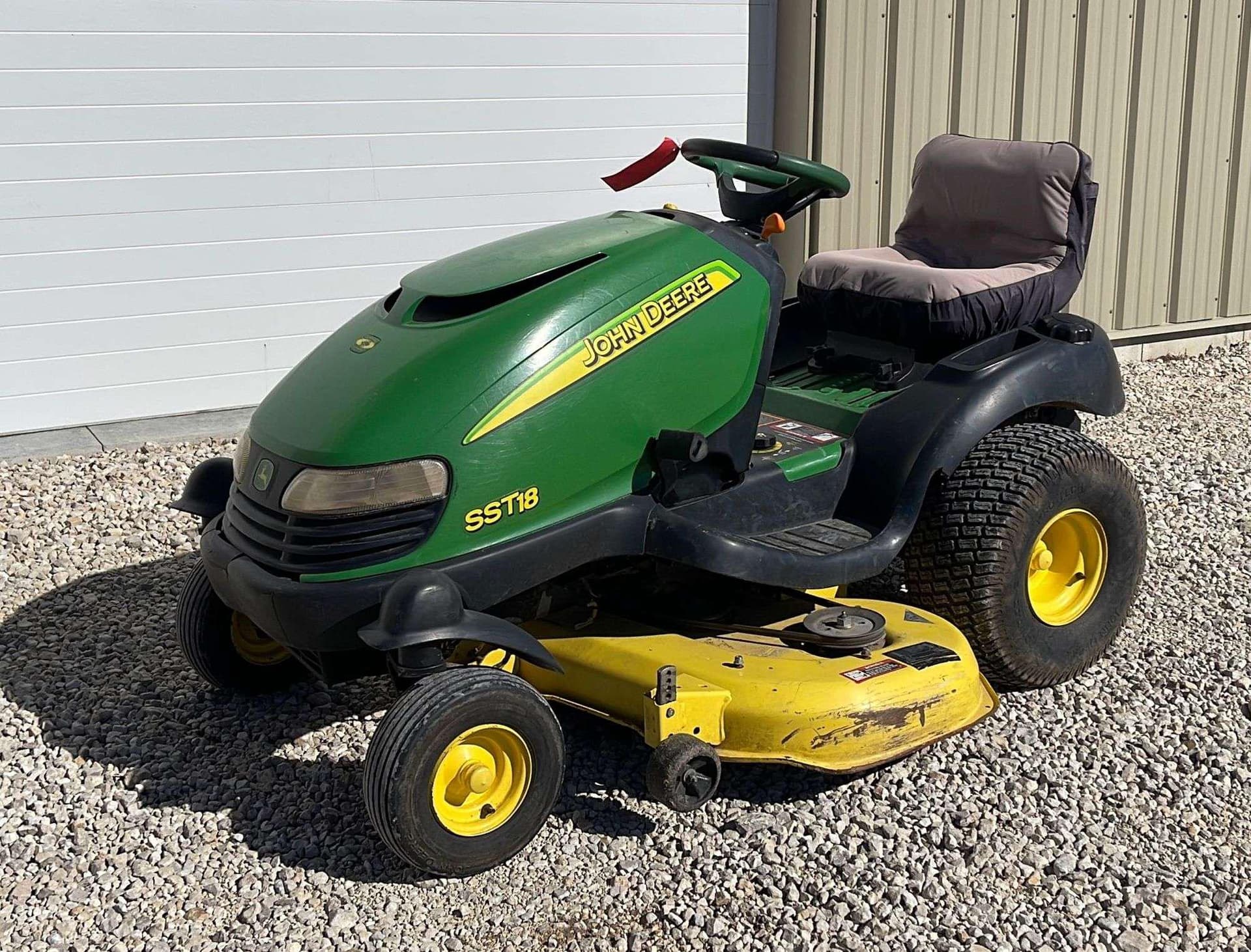 Tractor Zoom - John Deere SST18