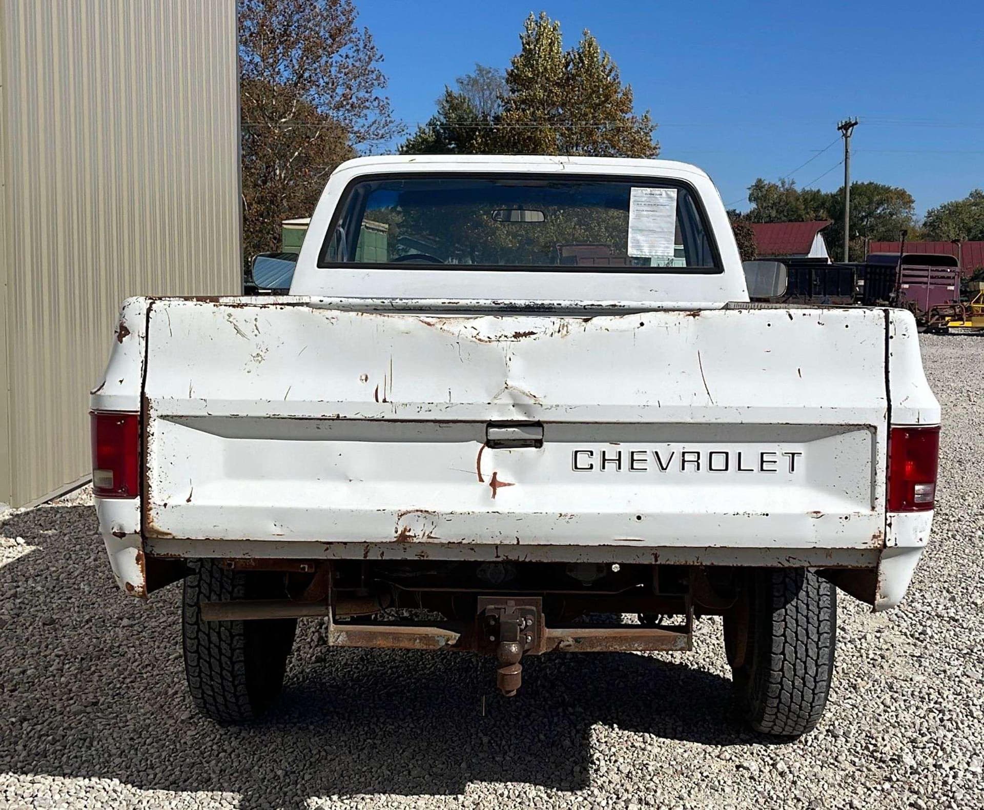 Tractor Zoom - 1984 Chevrolet Custom Deluxe 20