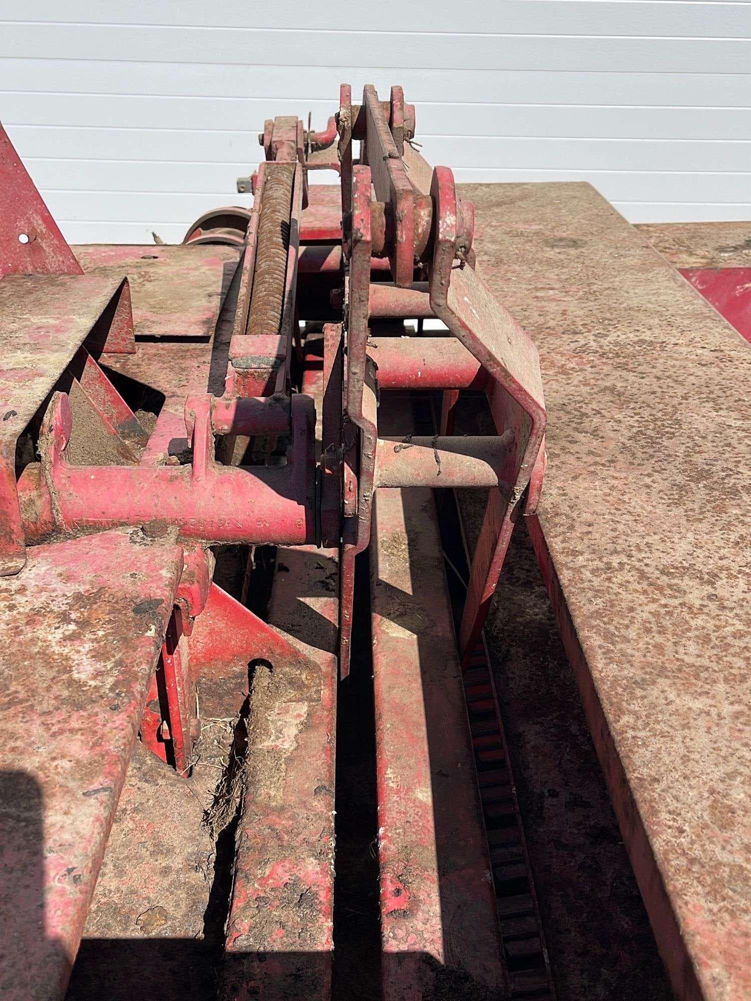 Tractor Zoom - Massey Ferguson 12