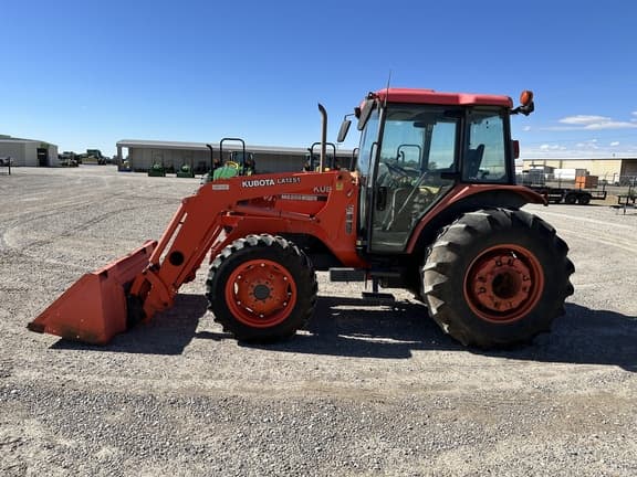 Tractor Zoom - Kubota M8200