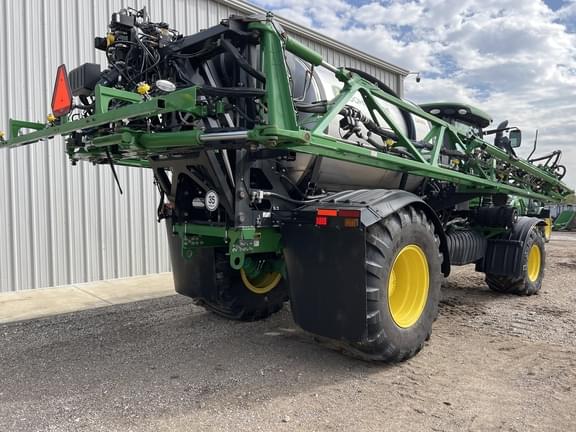 Tractor Zoom - 2021 John Deere F4365