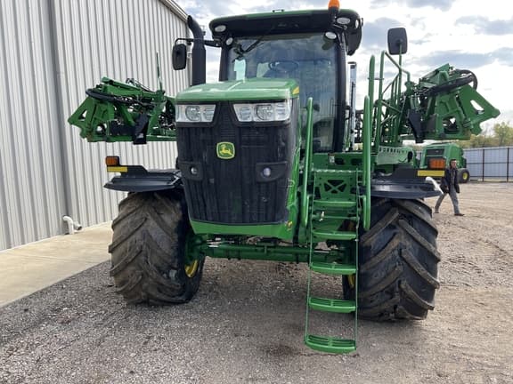 Tractor Zoom - 2021 John Deere F4365