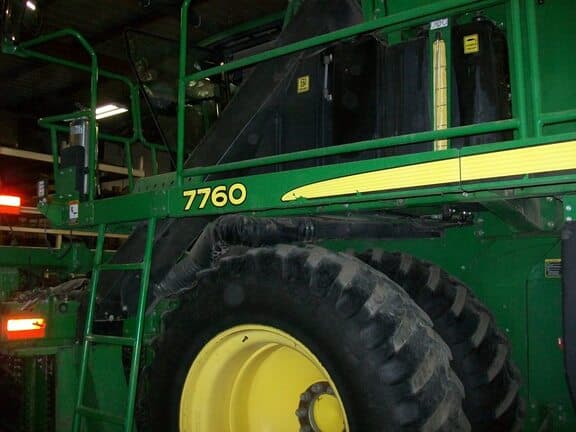 Tractor Zoom - 2011 John Deere 7760