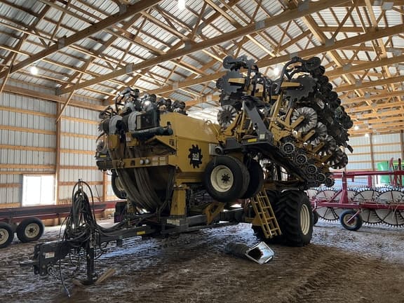 Tractor Zoom - 2016 Soil Warrior 5060