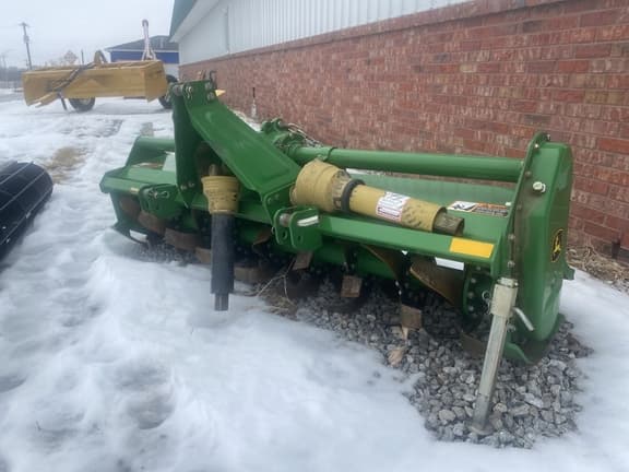 Tractor Zoom - 2005 John Deere 673