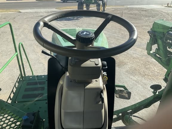 Tractor Zoom - 2020 John Deere R4030