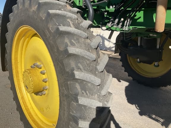 Tractor Zoom - 2020 John Deere R4030