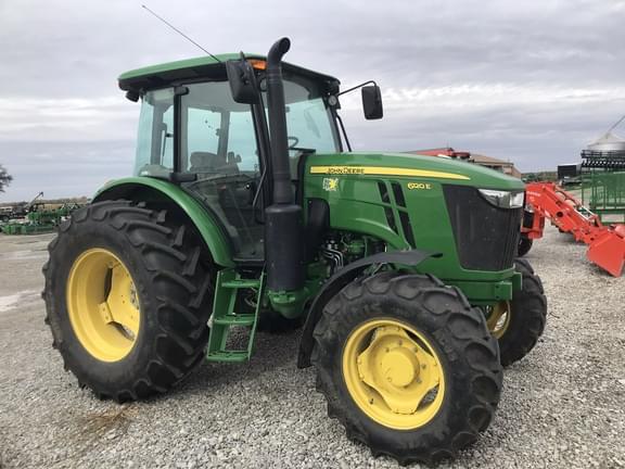 Tractor Zoom - 2019 John Deere 6120E