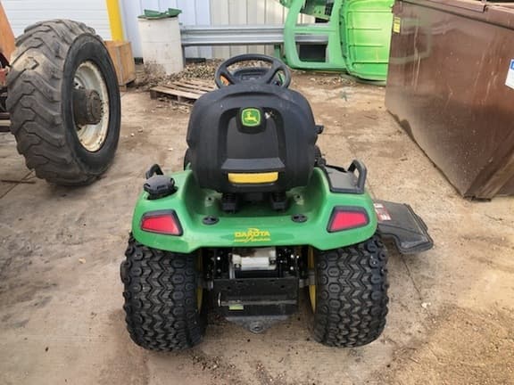 Tractor Zoom - 2011 John Deere X530