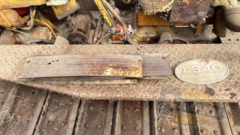 Tractor Zoom - International Harvester T-340