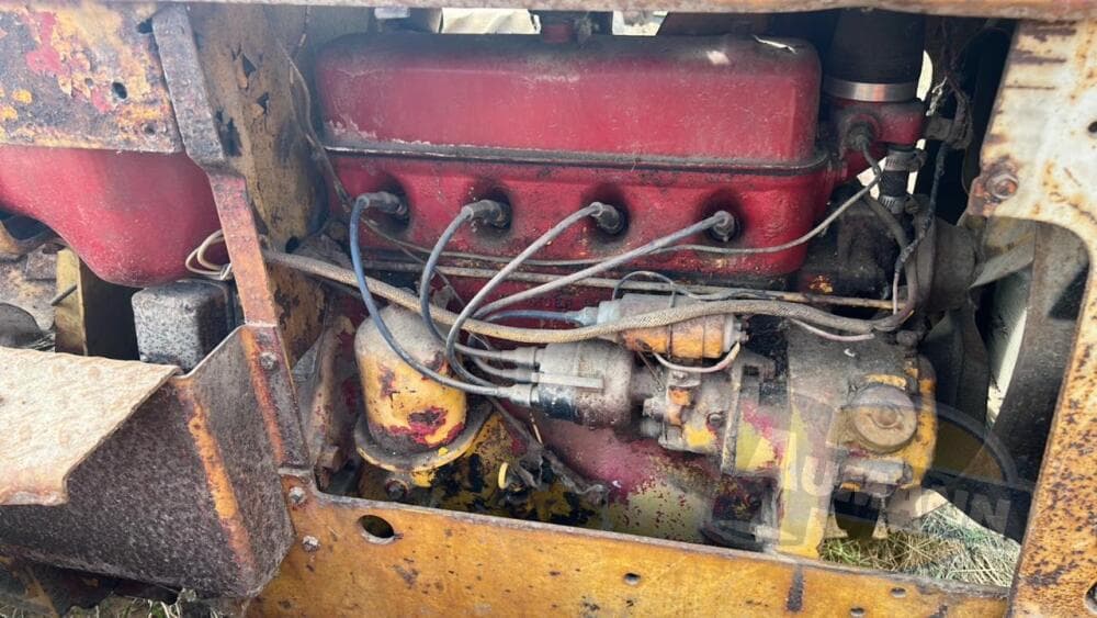 Tractor Zoom - International Harvester T-340