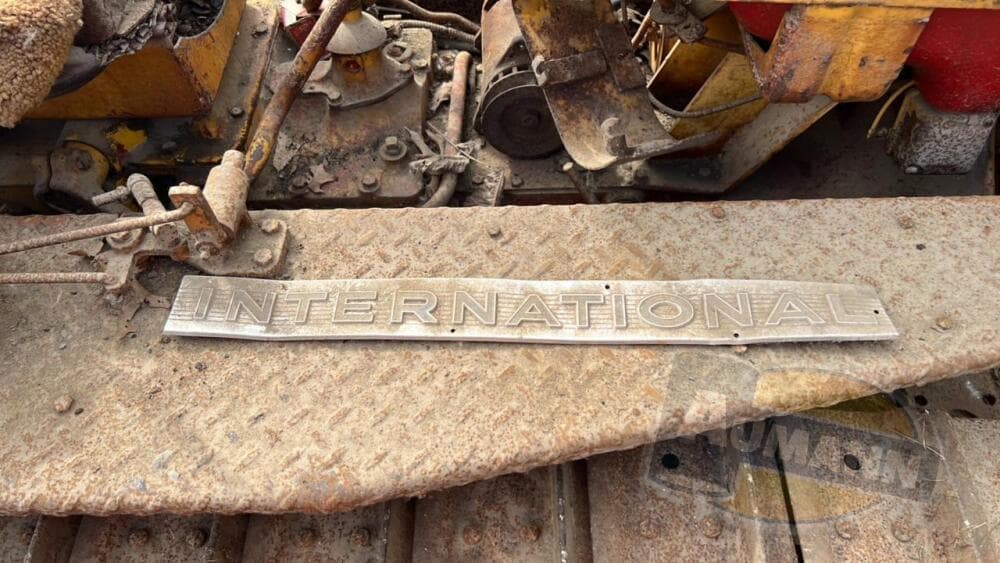 Tractor Zoom - International Harvester T-340