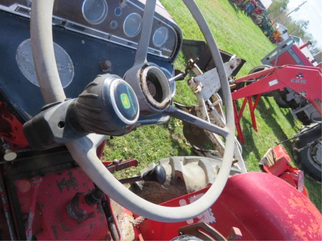 Tractor Zoom - International Harvester 354