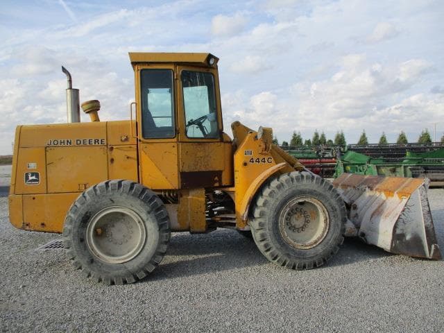 Tractor Zoom - John Deere 444C