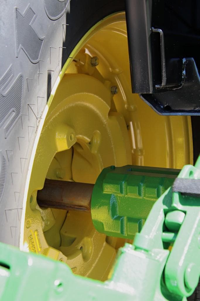 Tractor Zoom - 1983 John Deere 4250