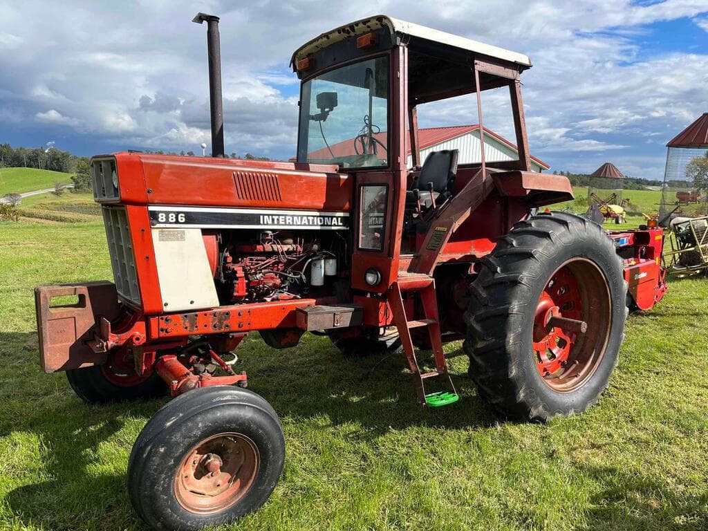 Tractor Zoom - International Harvester 886