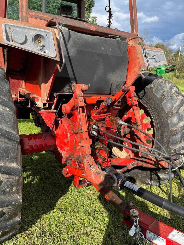 Tractor Zoom - International Harvester 886