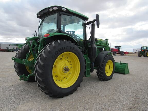 Tractor Zoom - 2021 John Deere 6155R