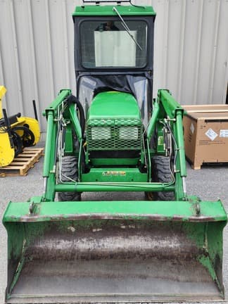 Tractor Zoom - 2004 John Deere 4110