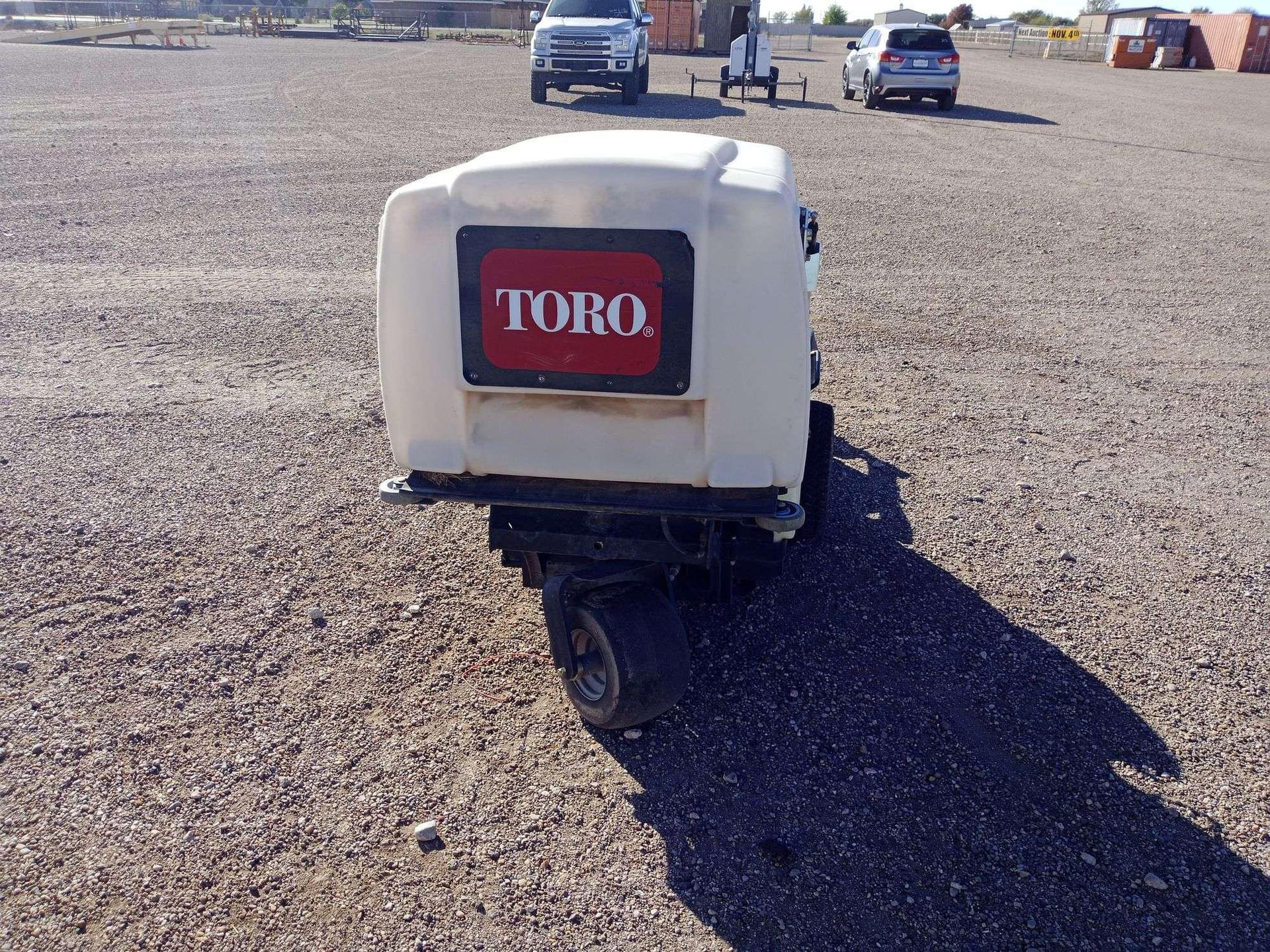 Tractor Zoom - Toro 8000