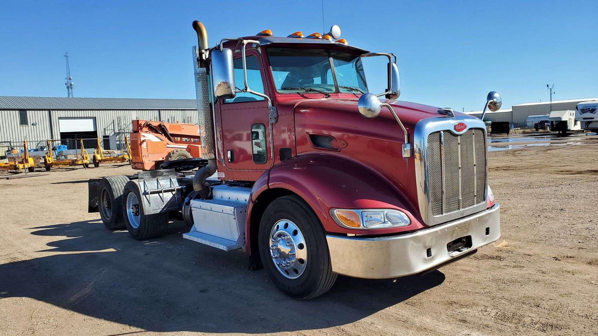 Tractor Zoom - 2014 Peterbilt 587