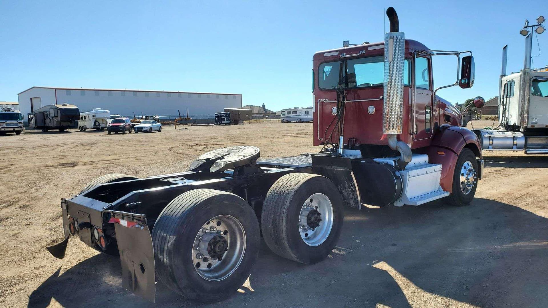 Tractor Zoom - 2014 Peterbilt 587