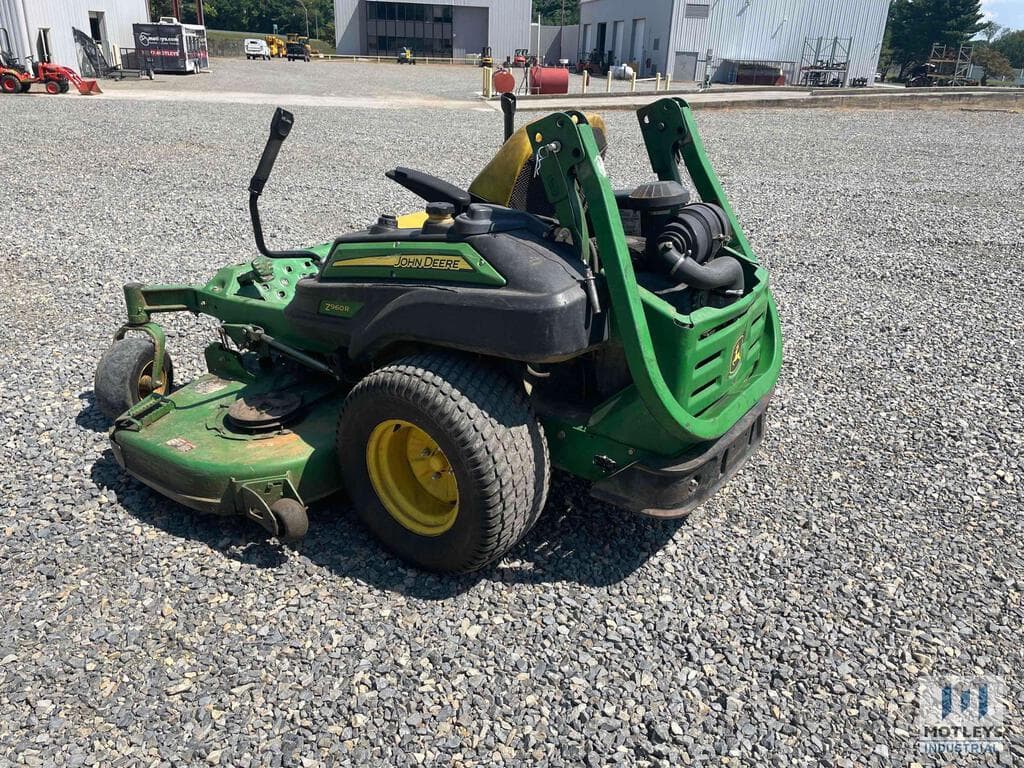 Tractor Zoom - John Deere Z960R