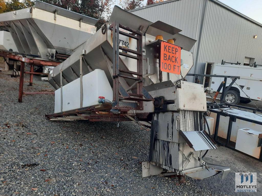 Tractor Zoom - 2001 Swenson EV150