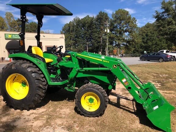 Tractor Zoom - 2022 John Deere 4052M
