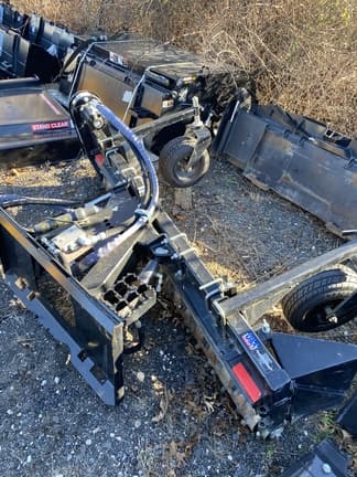 Tractor Zoom - 2022 John Deere PR84B