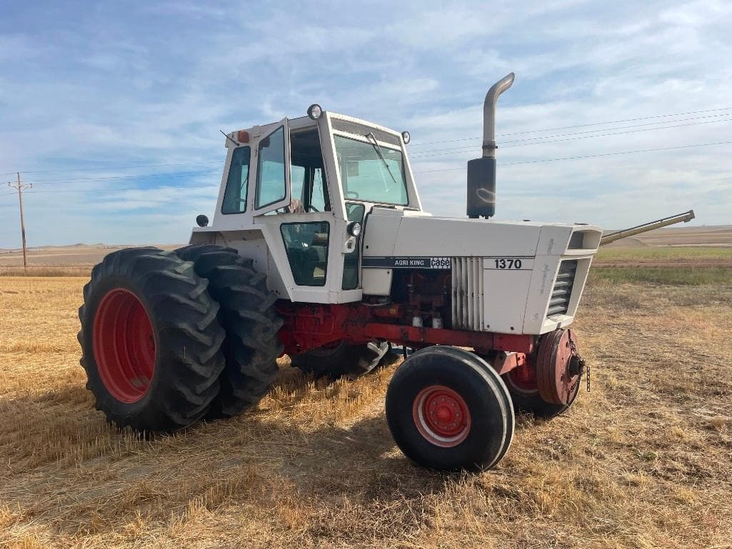 Tractor Zoom - 1975 J.I. Case 1370