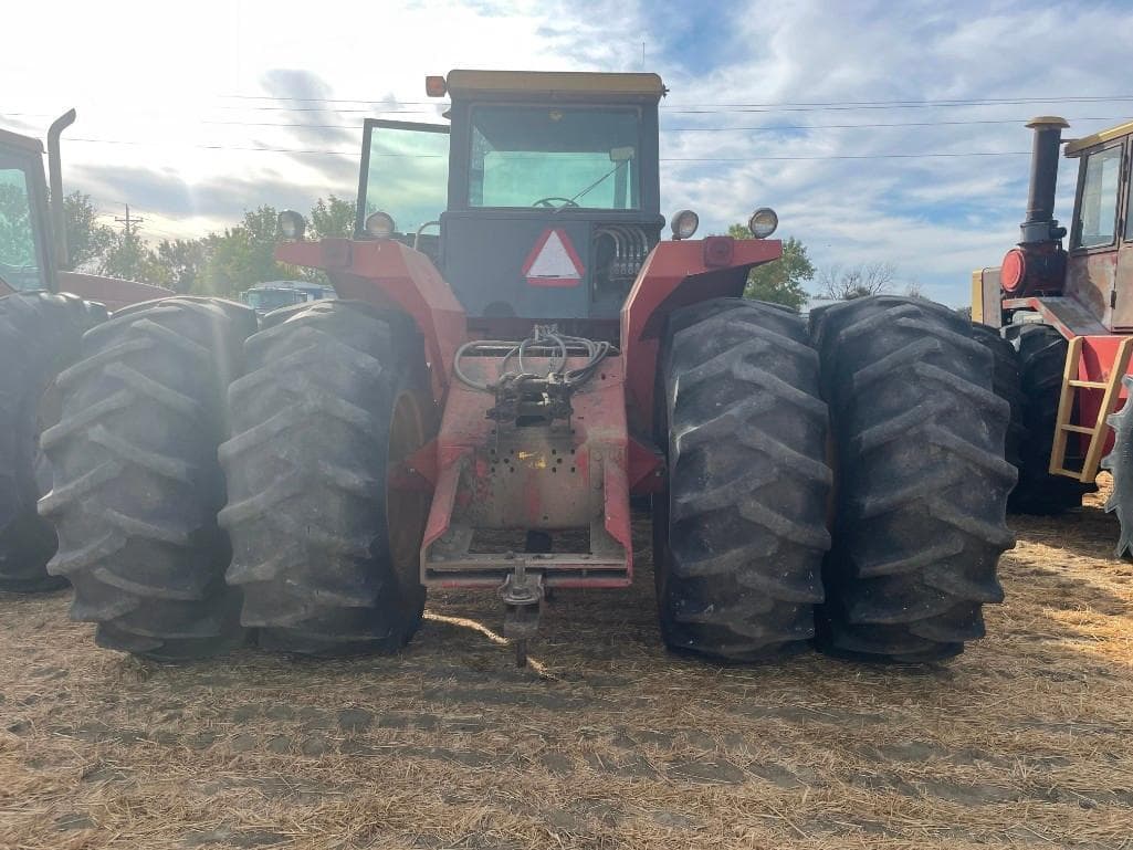 Tractor Zoom - 1980 Versatile 935