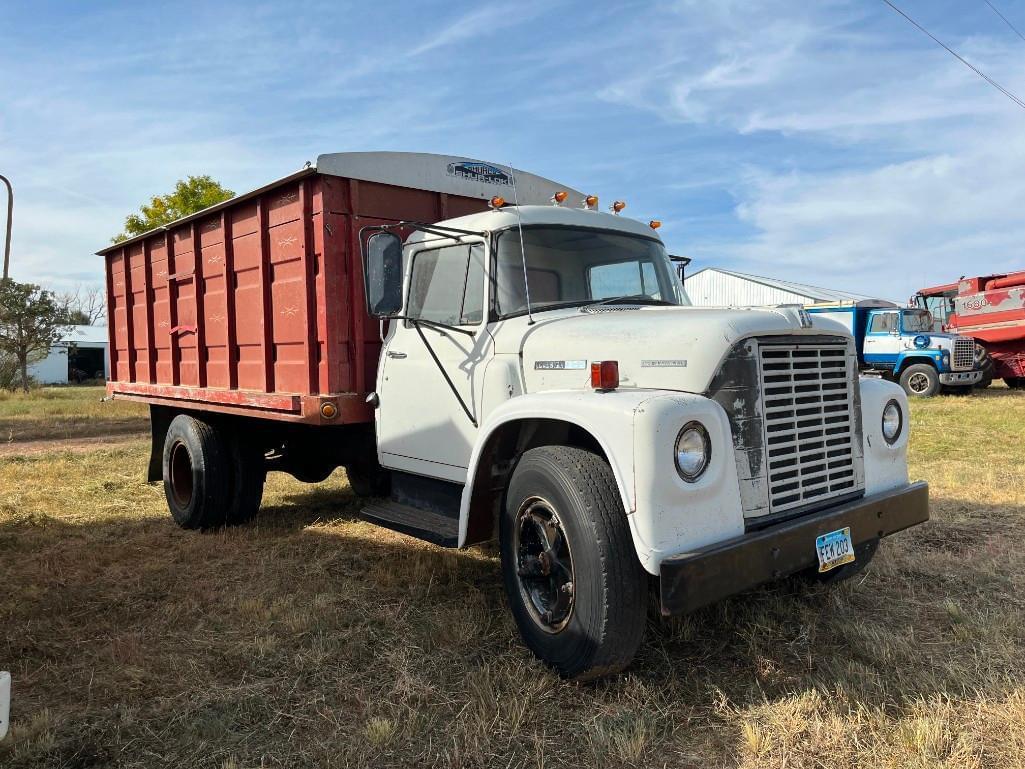 Tractor Zoom - International Loadstar 1600