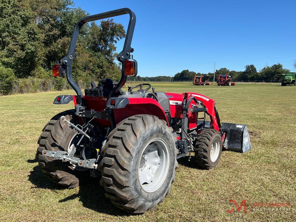 Tractor Zoom - 2021 Massey Ferguson 2850M